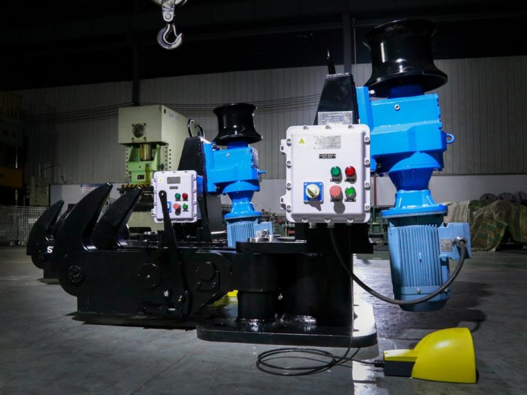 Quick Release Hooks (QRH) for Marine + Infrastructure / Glen Engineering